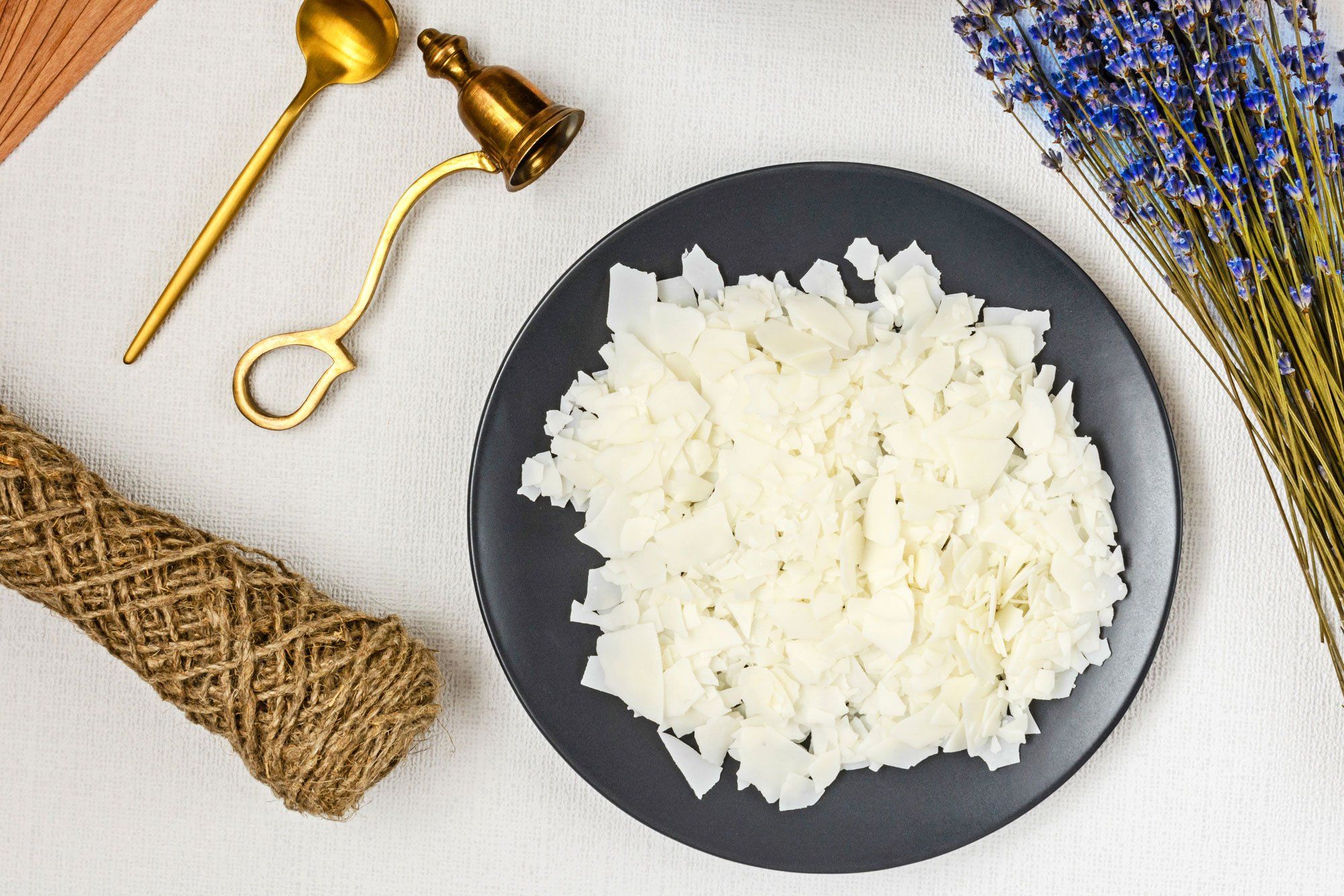Ultimate Guide to Soy Wax vs. Paraffin Candles – Fernweh Editions